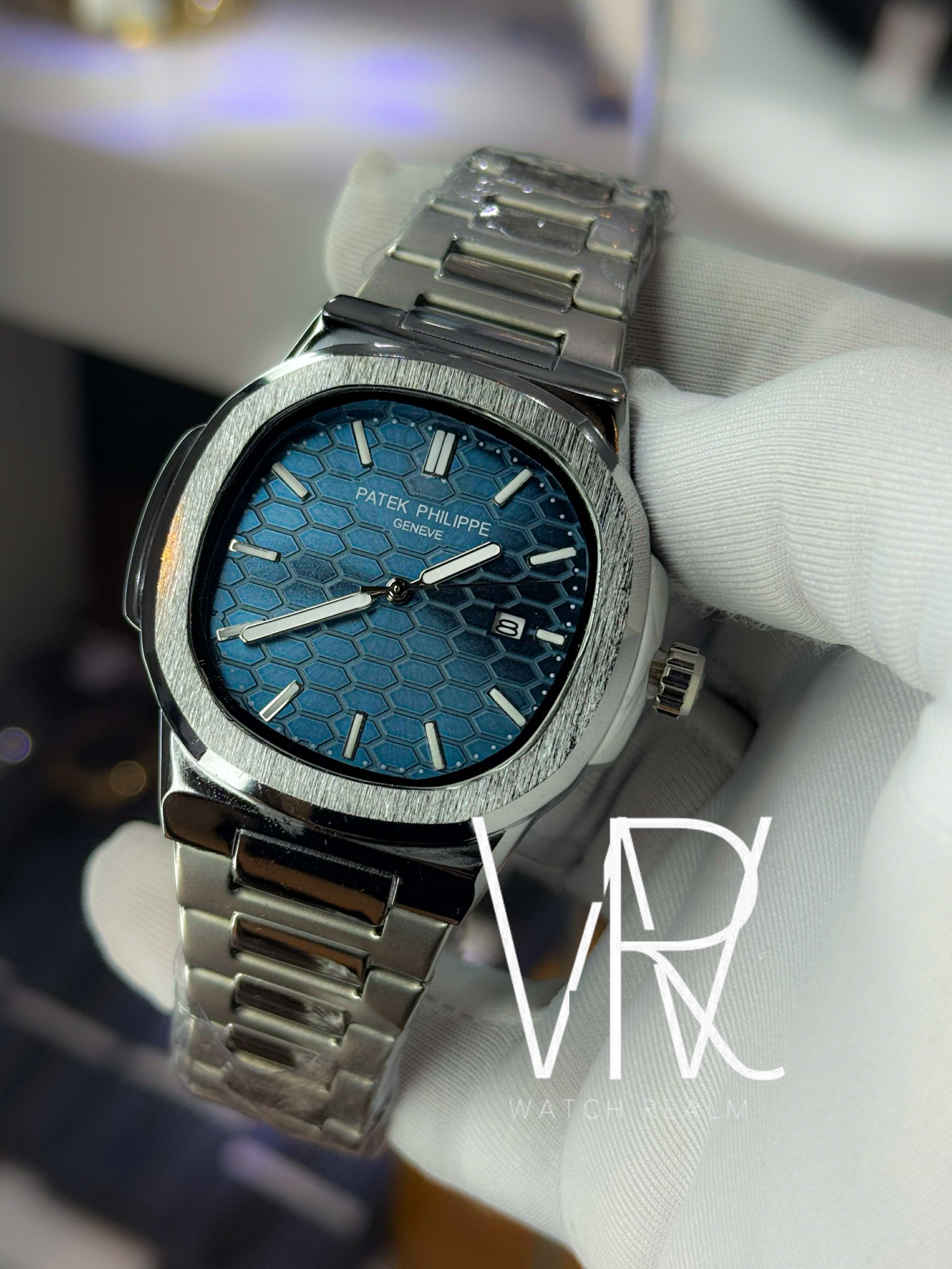 Patek Philippe Nautilus Sweep Silver Chain Honeycomb Dial | Watch Realm