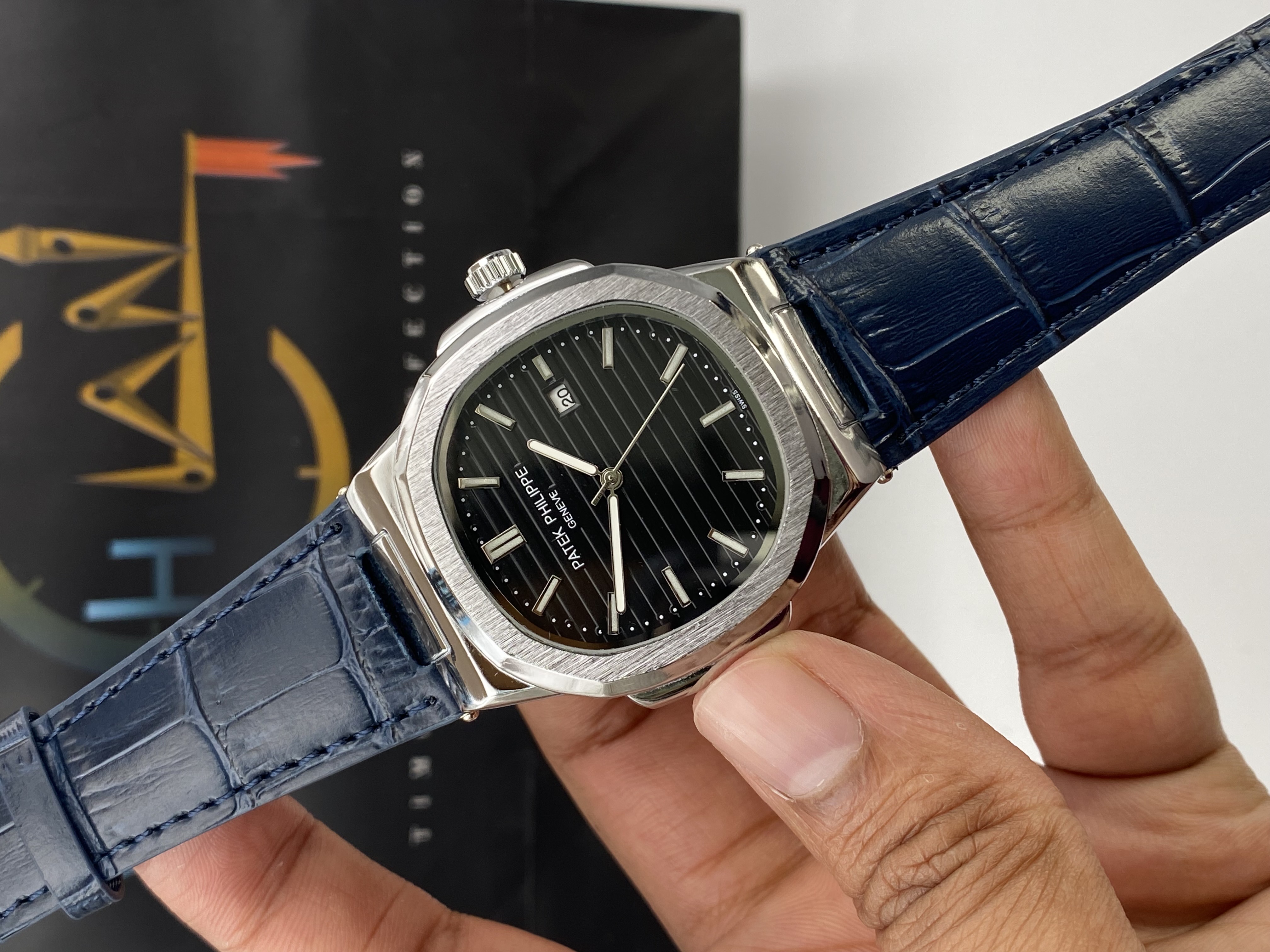 Patek Philippe Nautilus Quartz Belt Edition | Watch Clan